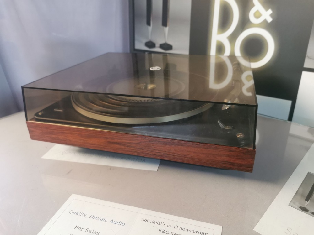 BEOGRAM 1000 TURNTABLE - Quality Dream Audio